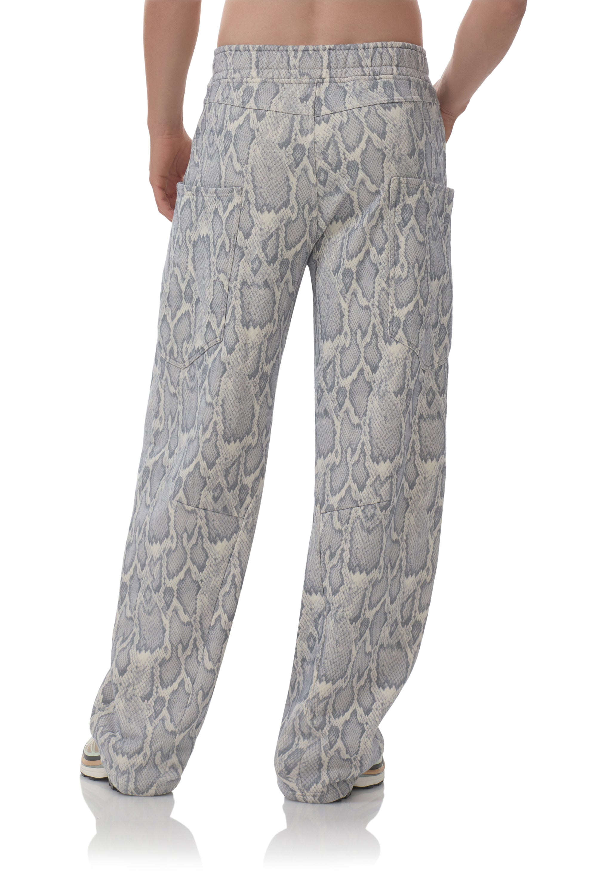 Ryan Barrel Sweatpant - Silver Snake – AFRM